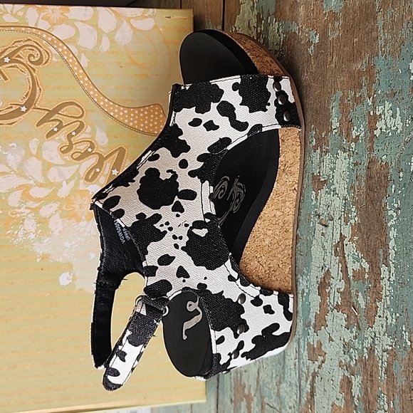 Very G | Shoes | New Very G Justice Black Cow Print Wedge | Poshmark
